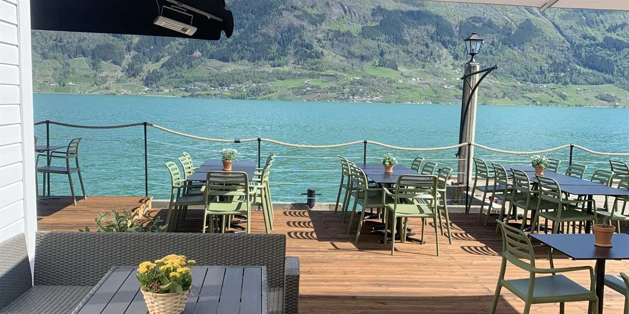 The champagne of apple cider comes from Hardanger - visitBergen.com