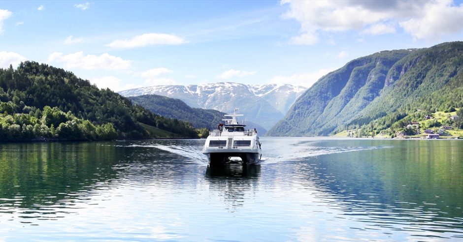 Hardangerfjord - VisitBergen.com