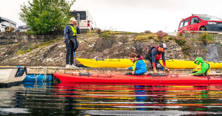 Guided kayak trip around the Øygarden islets outside Bergen ...