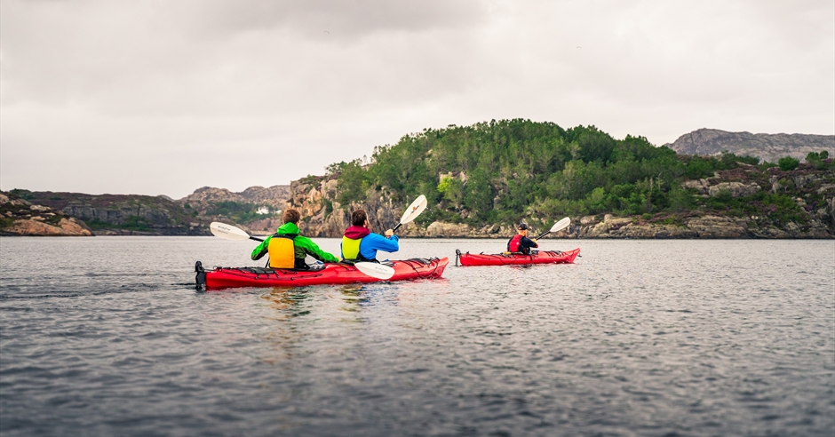 Guided kayak trip around the Øygarden islets outside Bergen ...