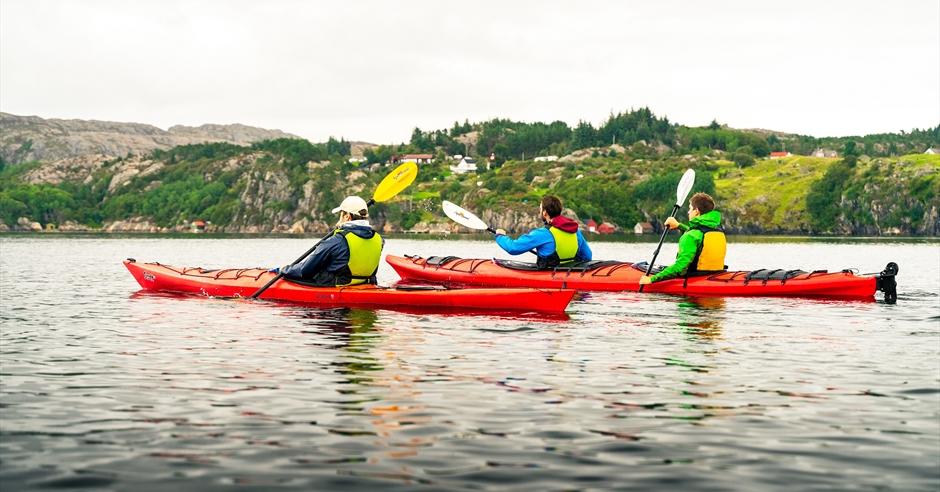 Guided kayak trip around the Øygarden islets outside Bergen ...