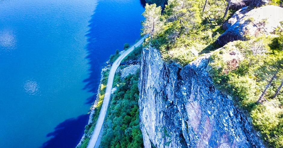 Mountain hike to "The Castle" in Modalen north of Bergen - visitBergen.com